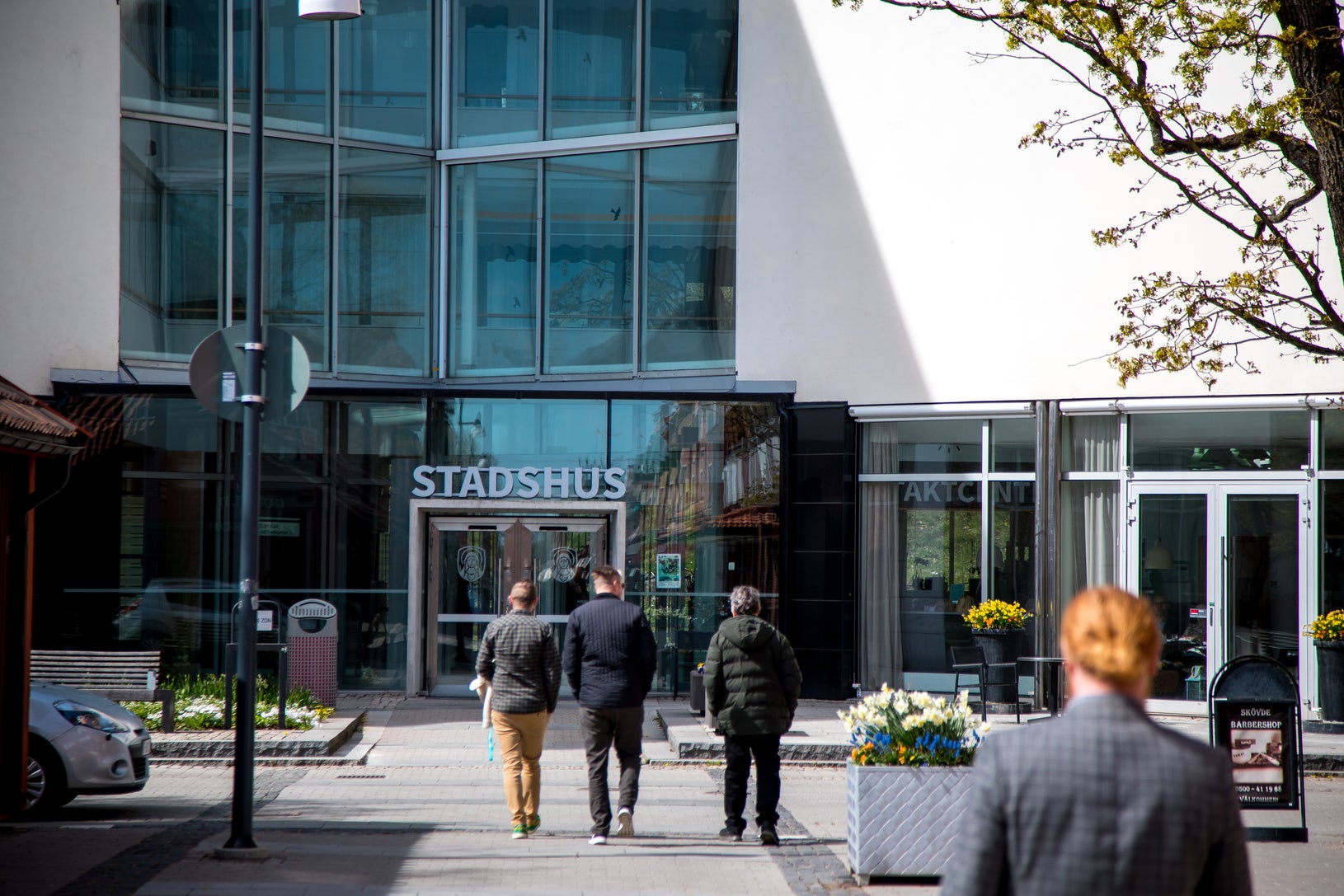 Vi tillverkar och säljer tjänster och produkter inom passersystem och ...